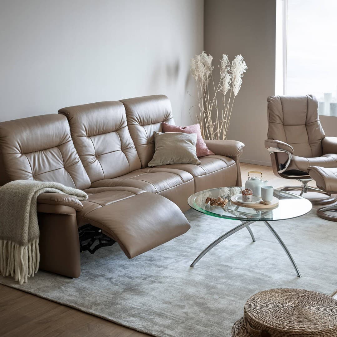 How a recliner sofa can benefit both your health and your home - Taskers
